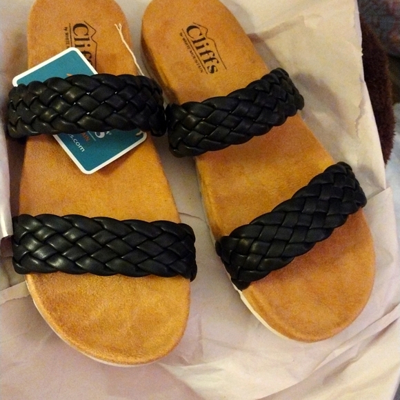 Cliffs by WHITE MOUNTAIN | Shoes | Brand New Cliffs Beaded Rope Design ...